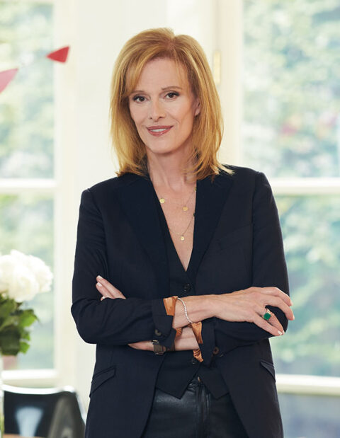 House & Home - Lynda-Reeves-Latest-Headshot-Updated-March-28